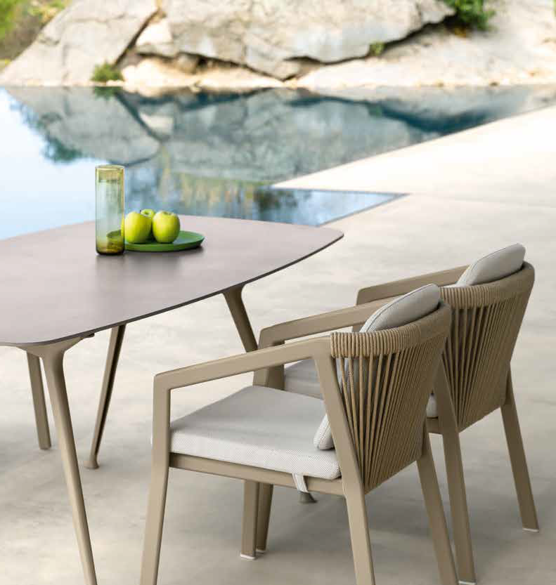 Nova dining table by Talenti | Pari Furniture