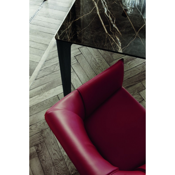 Extendable table by Bontempi Versus with wooden legs; wood or crystal top