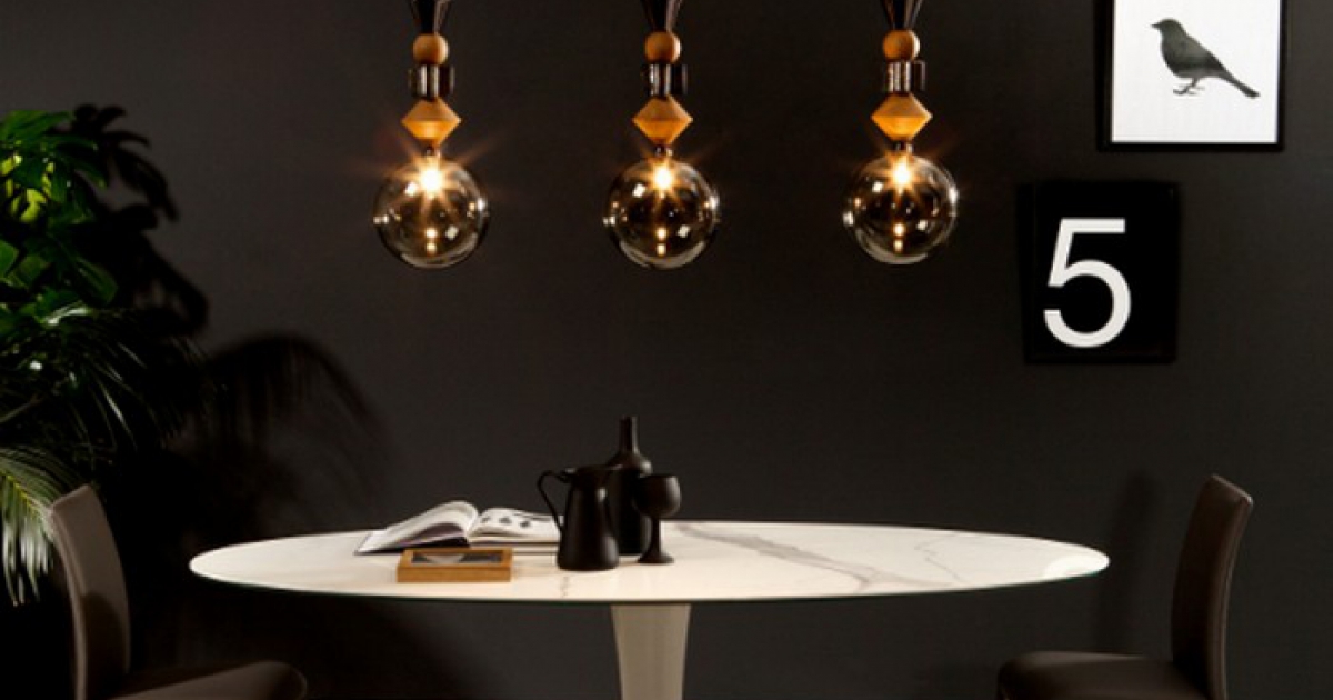 Tony's Gaya table with flat top and an elegant base in Tecnoril