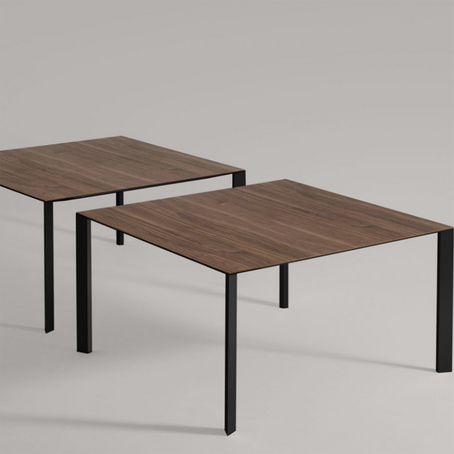 Table en aluminium Akashi avec plateau en bois, verre ou céramique par Midj